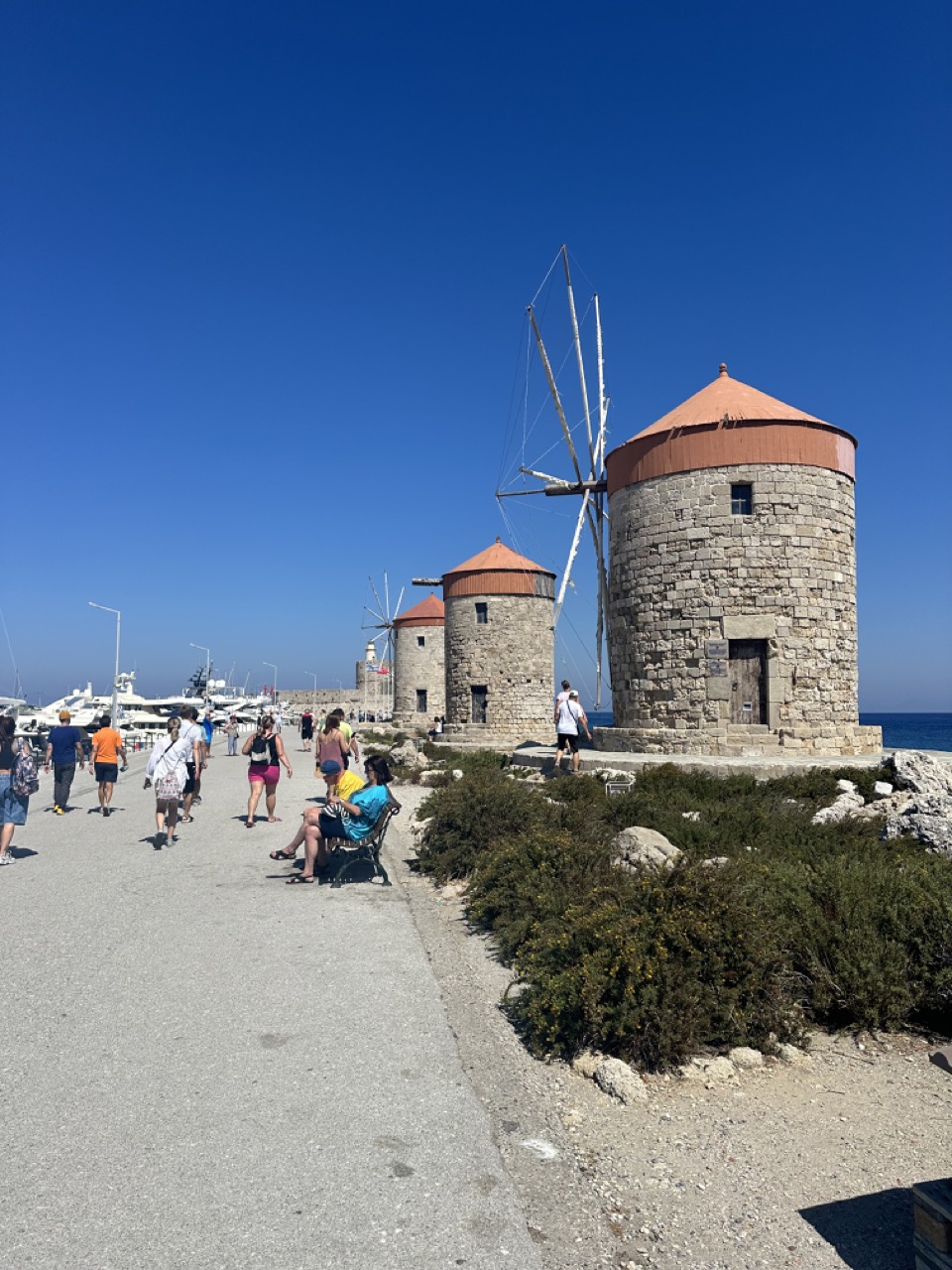 ΤΟ THE MINDSET ΣΤΗ ΡΟΔΟ: ΕΝΑ ΝΗΣΙ ΑΝΕΞΑΝΤΛΗΤΟ - TheMindset